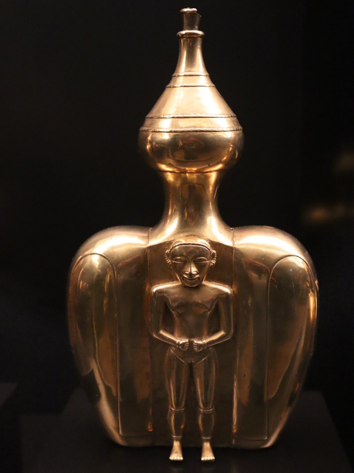 Experto en Cultura analiza devolución histórica de piezas Quimbaya a ...