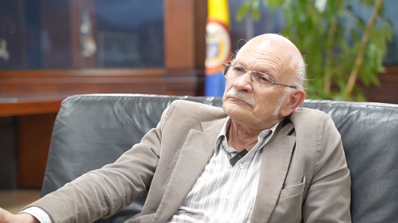 "No hay desabastecimiento, sino escasez": habla director del Invima ...