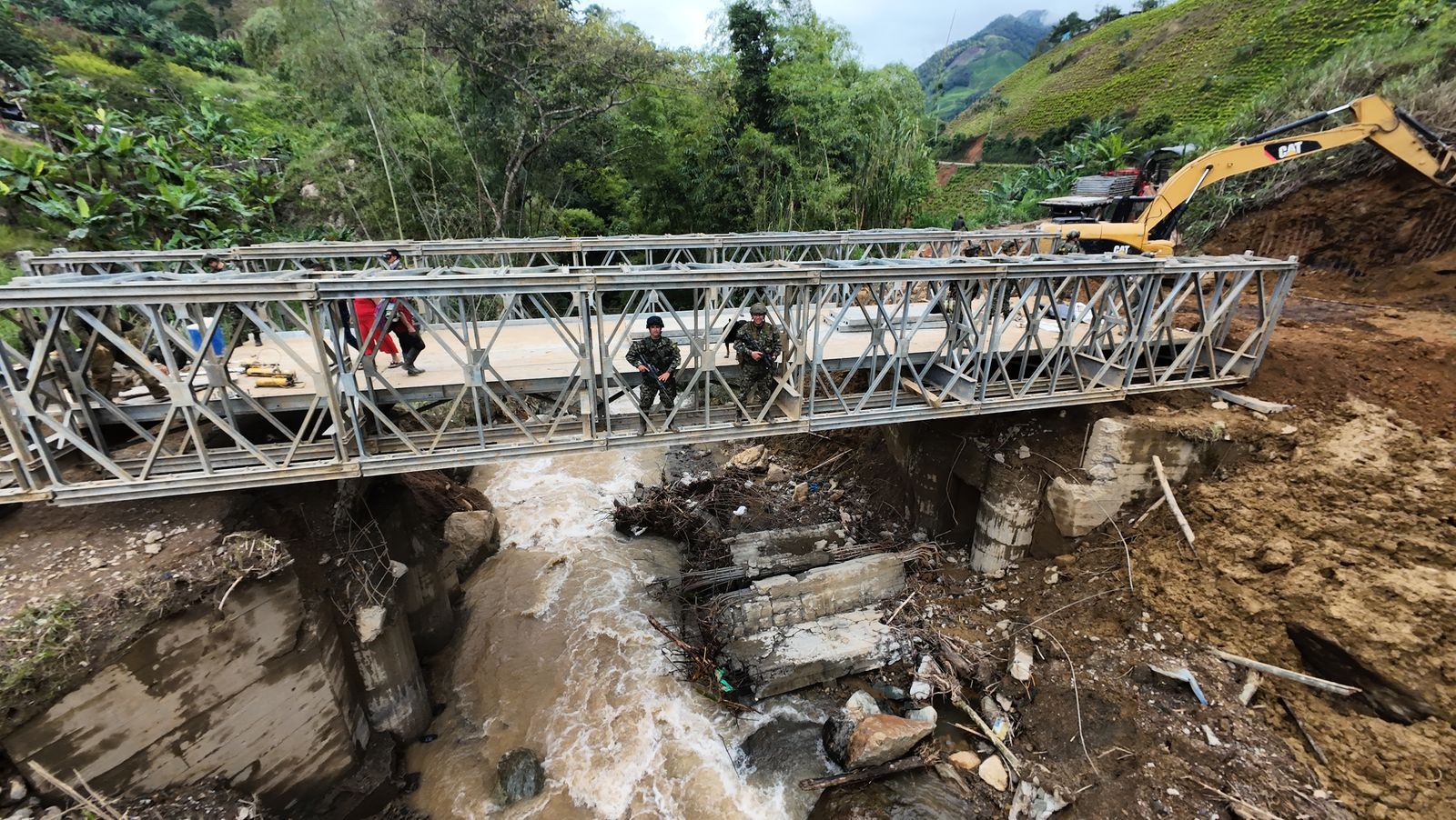 La Esperanza: la historia del puente que se construyó en El Cañón del Micay a pesar de los ...