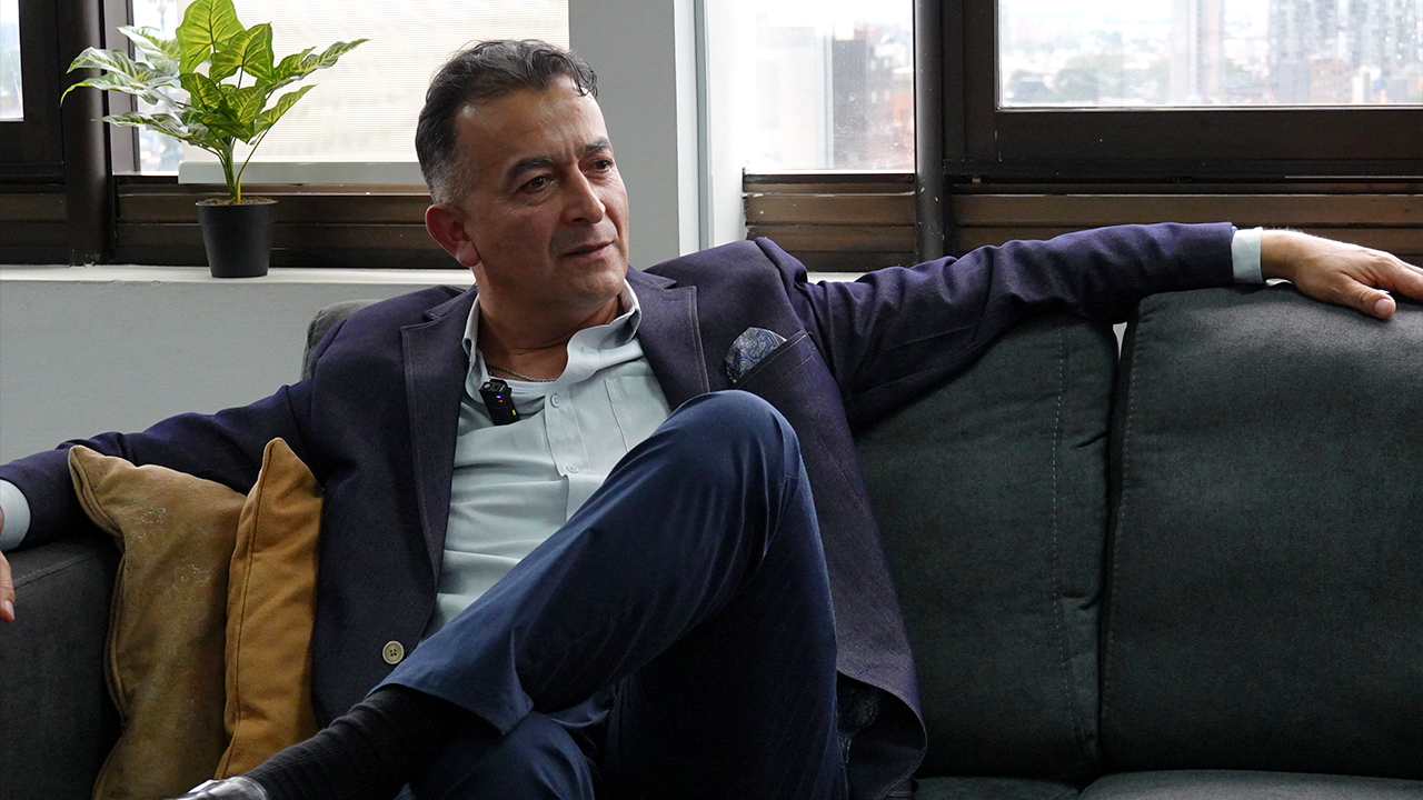 De nuevo a vestir el uniforme: la lucha de un coronel que regresó al ...