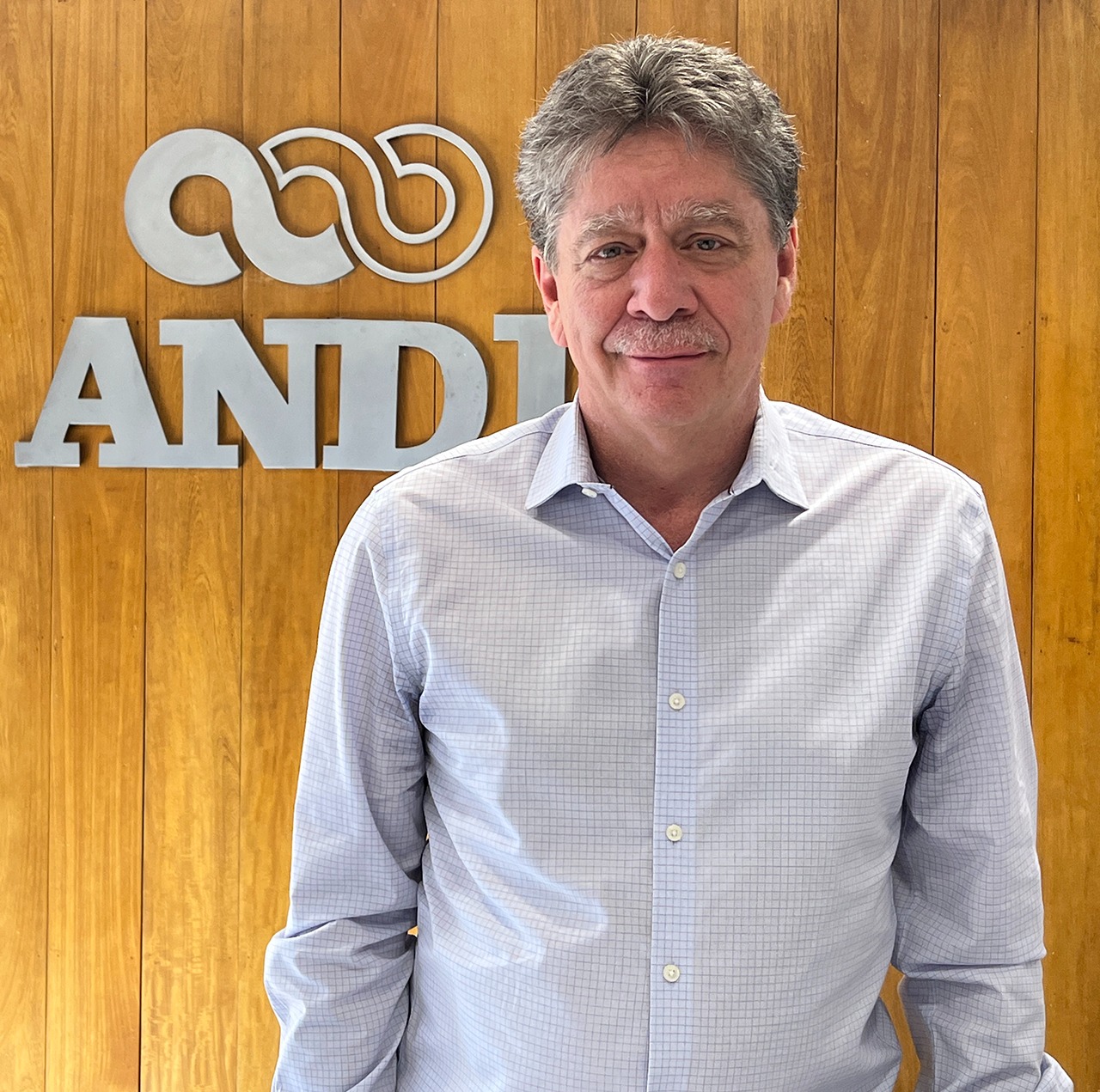 Bruce Mac Master: La ANDI enfrenta el asedio del gobierno y la ...